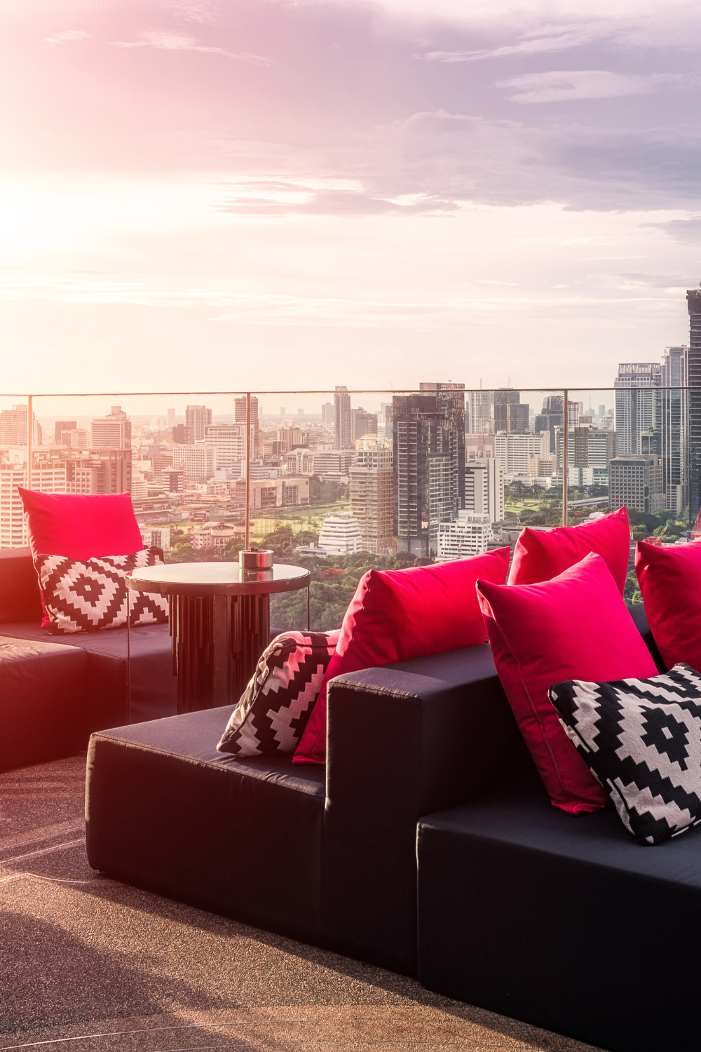 Sightseeing Sunday: Romantic Sight – City Skyline Rooftop – MACIJI